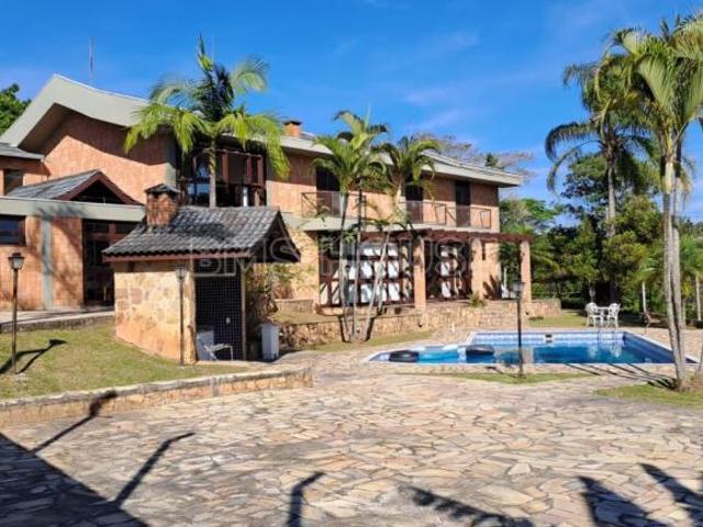 Casa para Venda em Carapicuíba, Granja Viana, 5 dormitórios, 5 suítes, 7 banheiros, 8 vagas