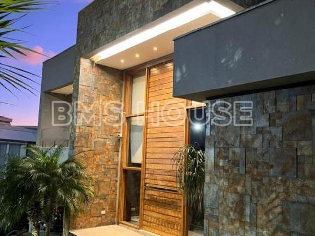 Casa para Venda em Carapicuíba, Granja Viana, 5 dormitórios, 5 suítes, 6 banheiros, 4 vagas