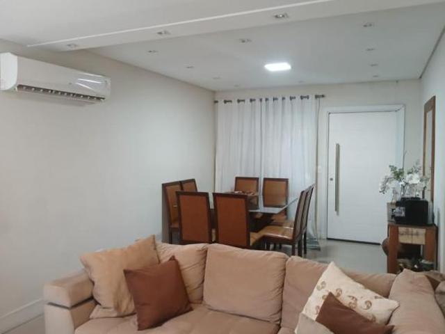 Casa para Venda em Carapicuíba, Jardim das Belezas, 3 dormitórios, 2 suítes, 1 banheiro, 4 vagas