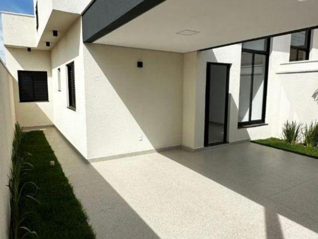 Casa para venda em Casablanca de 101.00m² com 3 Quartos, 1 Suite e 2 Garagens