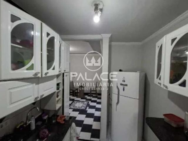 Casa para venda em Castelinho de 125.00m² com 1 Quarto, 1 Suite e 2 Garagens