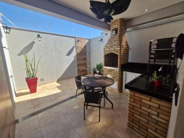 Casa para venda em Castelinho de 155.00m² com 3 Quartos, 1 Suite e 1 Garagem