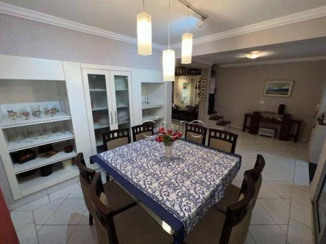 Casa para venda em Castelinho de 240.00m² com 3 Quartos, 1 Suite e 2 Garagens