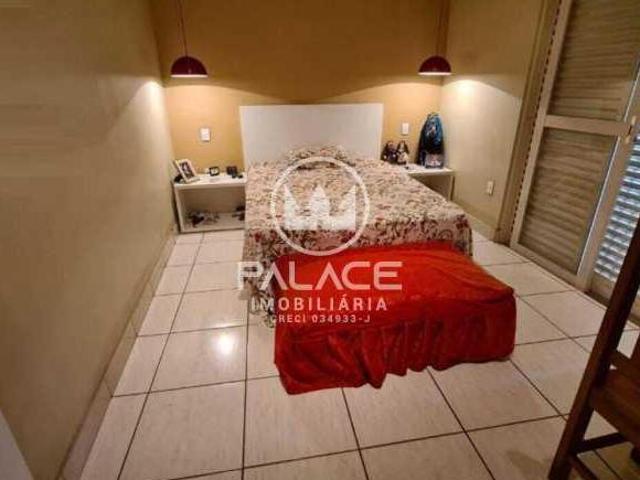 Casa para venda em Castelinho de 249.00m² com 3 Quartos, 1 Suite e 2 Garagens