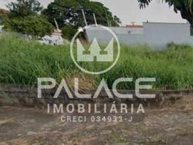 Casa para venda em Castelinho de 297.00m² com 1 Quarto, 1 Suite e 1 Garagem