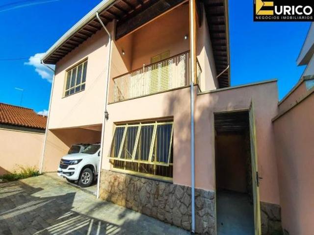 Casa para venda em Castelo de 450.00m² com 3 Quartos, 1 Suite e 6 Garagens