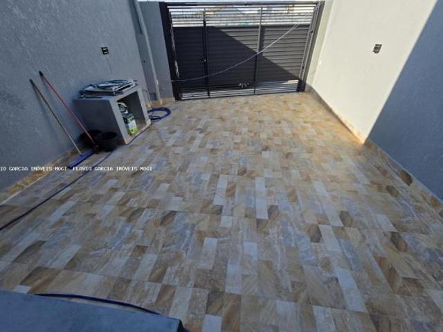 Casa para venda em Cezar De Souza de 140.00m² com 3 Quartos, 1 Suite e 2 Garagens