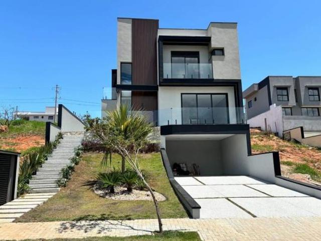 Casa para venda em Cézar De Souza de 210.00m² com 3 Quartos, 3 Suites e 4 Garagens