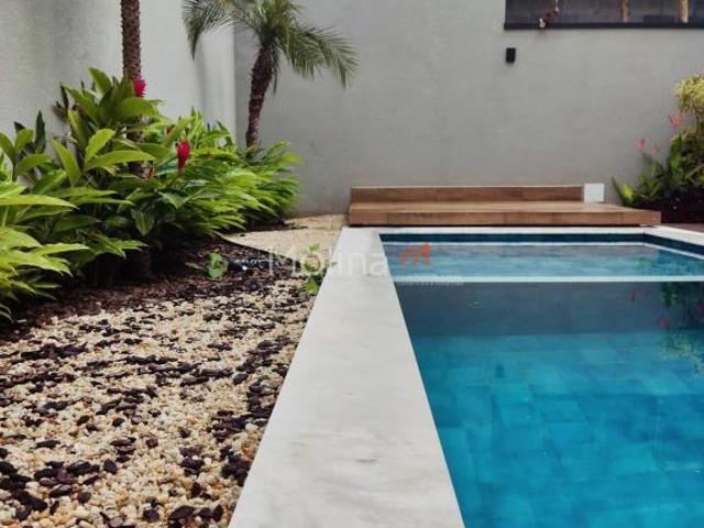 Casa para venda em Cézar De Souza de 220.00m² com 3 Quartos, 3 Suites e 4 Garagens