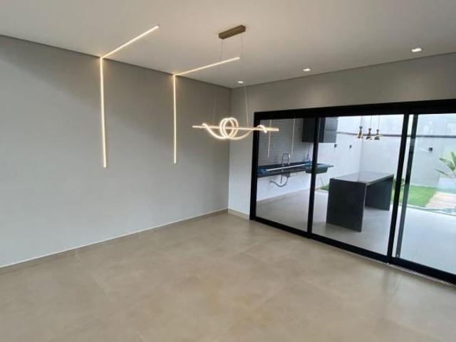 Casa para venda em Cézar De Souza de 240.00m² com 3 Quartos, 3 Suites e 4 Garagens
