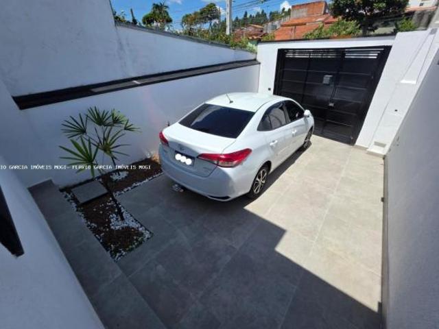 Casa para venda em Cezar De Souza de 74.00m² com 3 Quartos, 1 Suite e 2 Garagens