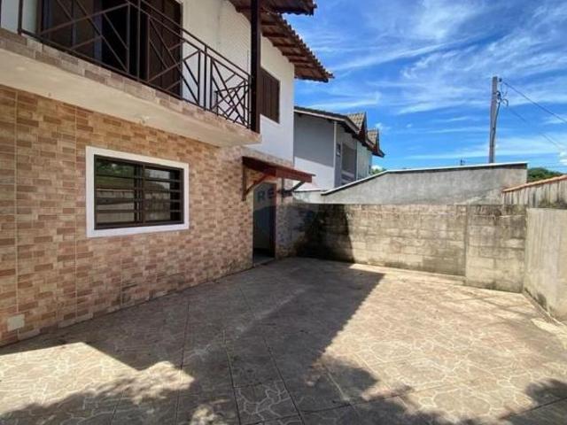 Casa para venda em Center Ville de 257.00m² com 3 Quartos, 2 Suites e 6 Garagens