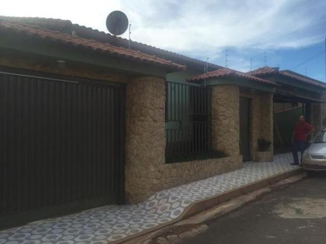Casa para venda em Centro, Nepomuceno