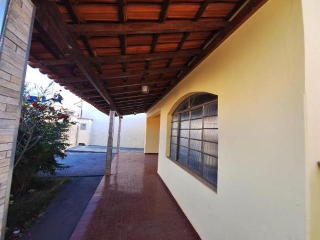 Casa para venda em Centro, Nepomuceno