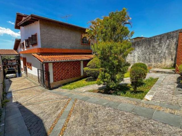 Casa para venda em Centro Alto com 3 quartos, sendo 1 suíte, 458m²