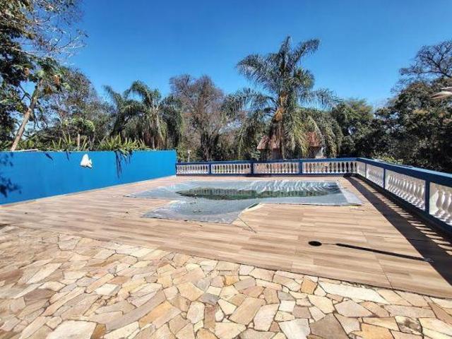 Casa para venda em Centro ártemis de 300.00m² com 3 Quartos, 2 Suites e 4 Garagens