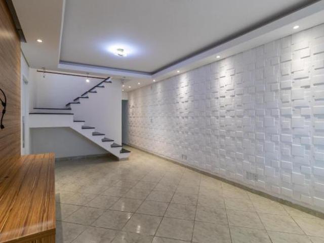 Casa para venda em Centro com 4 quartos, sendo 3 suítes, 210m²