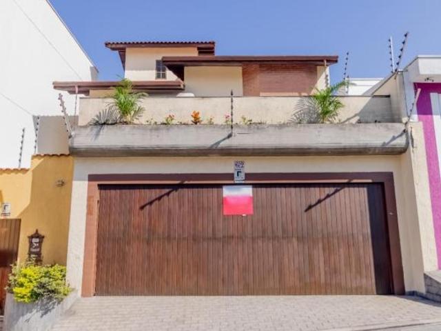 Casa para venda em Centro com 3 quartos, sendo 3 suítes, 296m²