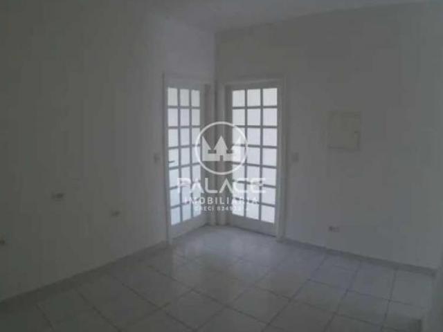 Casa para venda em Centro de 140.00m² com 1 Quarto, 1 Suite e 2 Garagens