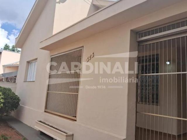 Casa para venda em Centro de 142.00m² com 2 Quartos e 3 Garagens