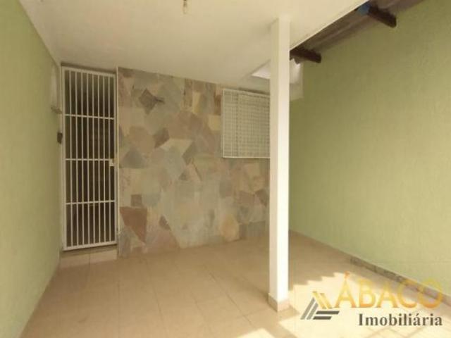 Casa para venda em Centro de 146.00m² com 3 Quartos e 2 Garagens