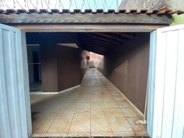 Casa para venda em Centro de 153.00m² com 3 Quartos, 1 Suite e 2 Garagens
