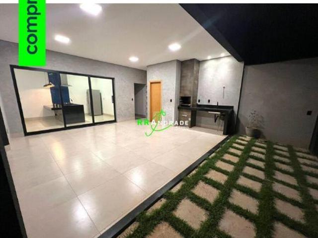Casa para venda em Centro de 150.00m² com 3 Quartos, 1 Suite e 3 Garagens