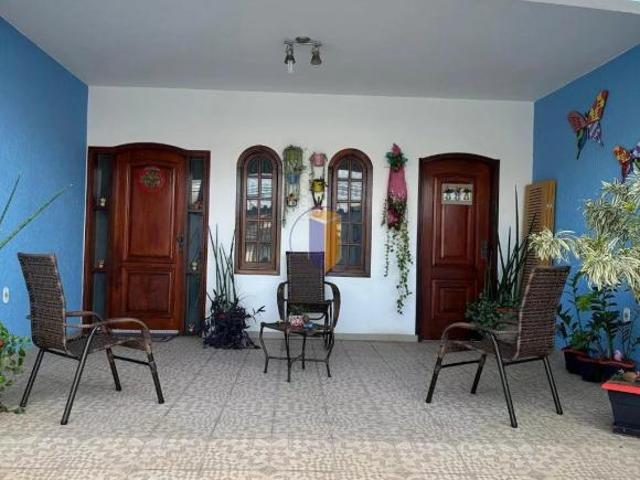 Casa para venda em Centro de 151.00m² com 3 Quartos e 2 Garagens