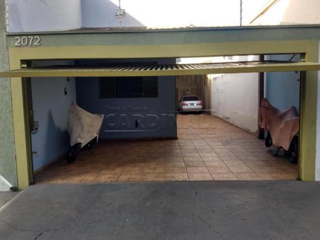 Casa para venda em Centro de 156.00m² com 3 Quartos, 1 Suite e 4 Garagens