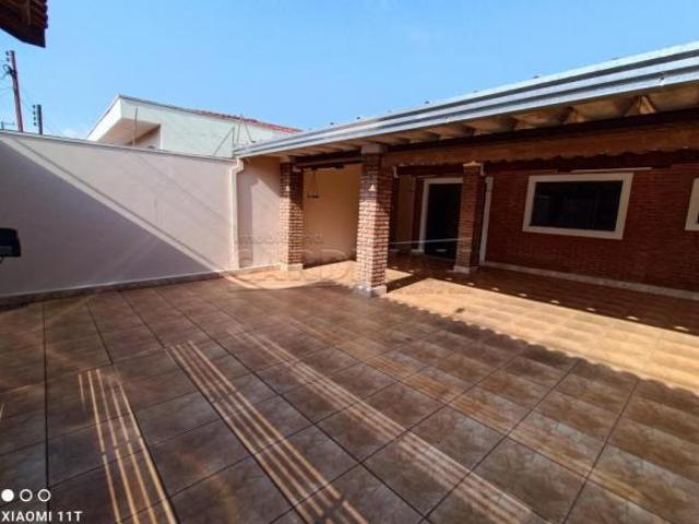 Casa para venda em Centro de 159.00m² com 3 Quartos e 4 Garagens