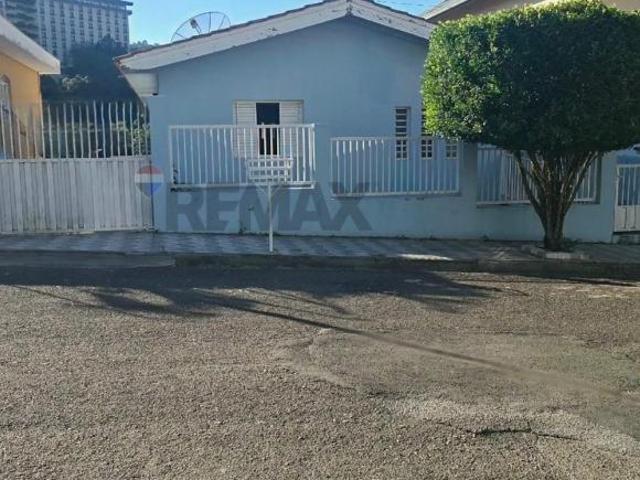 Casa para venda em Centro de 159.00m² com 4 Quartos, 2 Suites e 5 Garagens