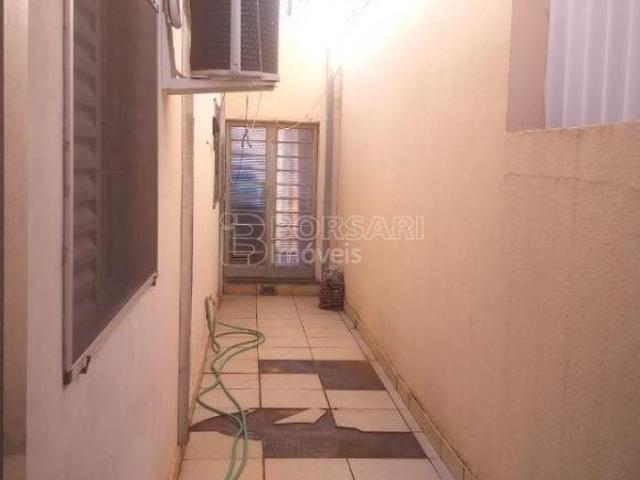 Casa para venda em Centro de 160.00m² com 2 Quartos e 2 Garagens