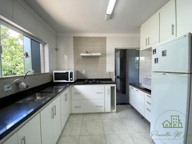 Casa para venda em Centro de 164.00m² com 3 Quartos, 1 Suite e 2 Garagens