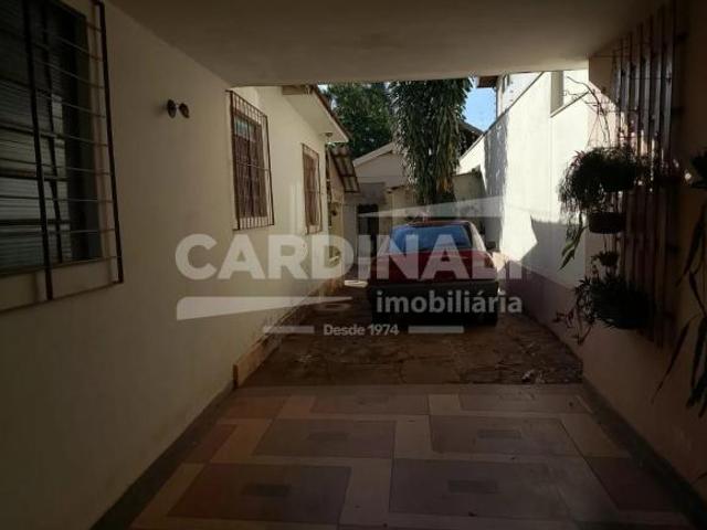 Casa para venda em Centro de 168.00m² com 3 Quartos e 2 Garagens