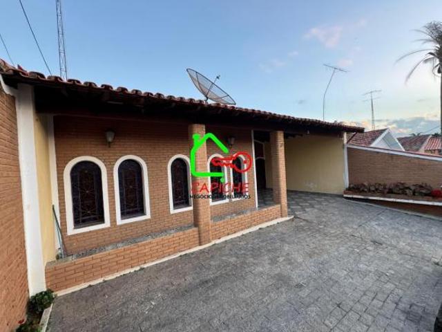 Casa para venda em Centro de 173.00m² com 2 Quartos e 2 Garagens