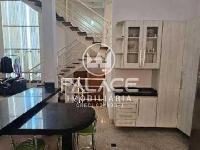 Casa para venda em Centro de 170.00m² com 3 Quartos, 1 Suite e 5 Garagens