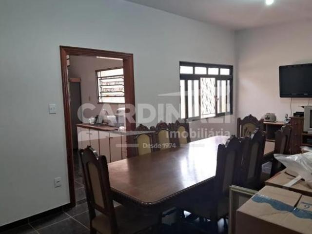 Casa para venda em Centro de 171.00m² com 3 Quartos, 1 Suite e 2 Garagens