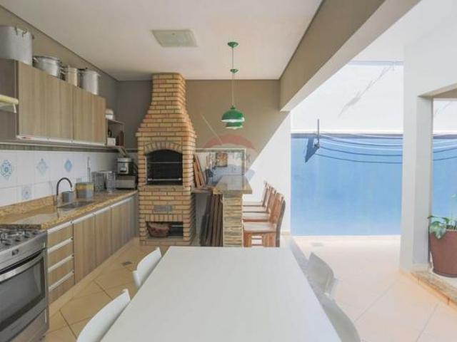 Casa para venda em Centro de 171.19m² com 3 Quartos, 1 Suite e 2 Garagens