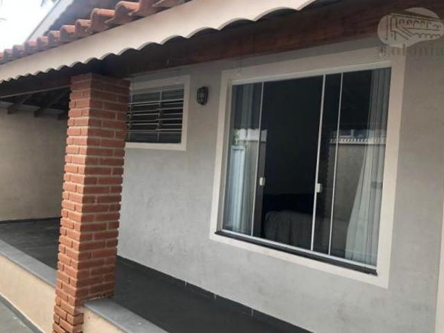 Casa para venda em Centro de 177.31m² com 2 Quartos, 1 Suite e 4 Garagens