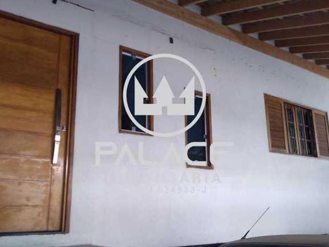 Casa para venda em Centro de 175.00m² com 1 Quarto, 2 Suites e 3 Garagens