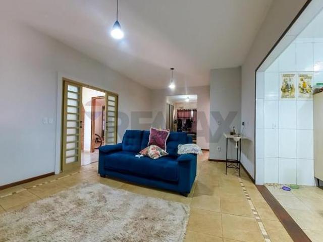 Casa para venda em Centro de 176.00m² com 4 Quartos e 2 Garagens