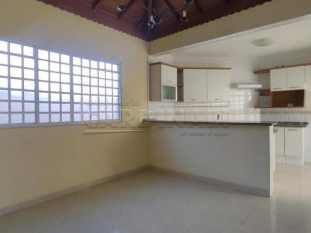 Casa para venda em Centro de 178.00m² com 2 Quartos e 6 Garagens