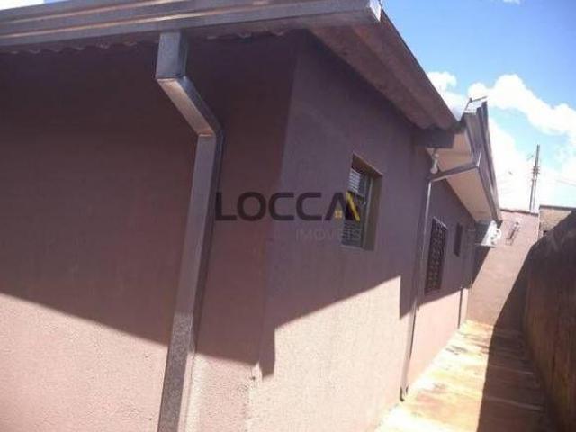 Casa para venda em Centro de 180.00m² com 2 Quartos e 4 Garagens