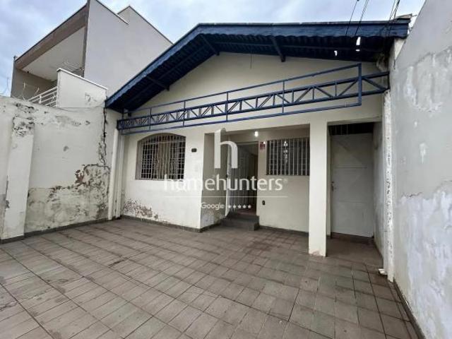 Casa para venda em Centro de 187.00m² com 1 Quarto e 3 Garagens
