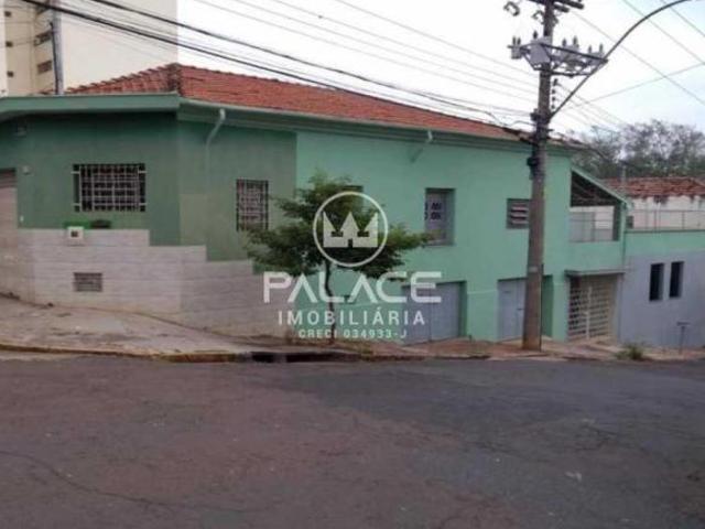 Casa para venda em Centro de 185.00m² com 5 Quartos, 1 Suite e 4 Garagens