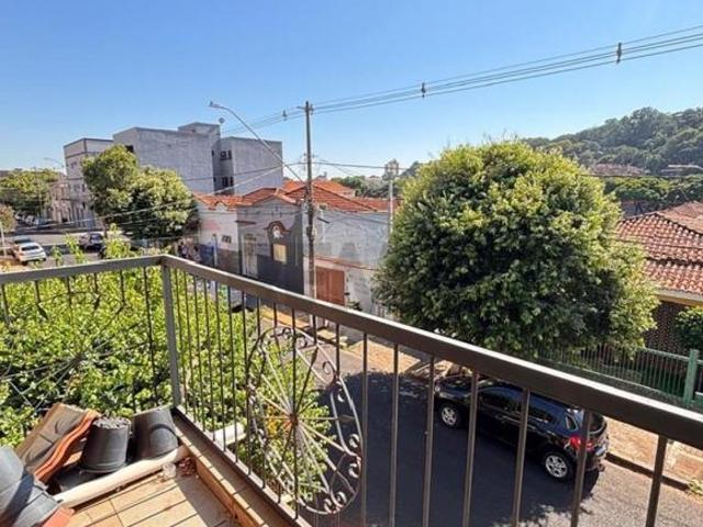 Casa para venda em Centro de 193.00m² com 3 Quartos, 3 Suites e 1 Garagem
