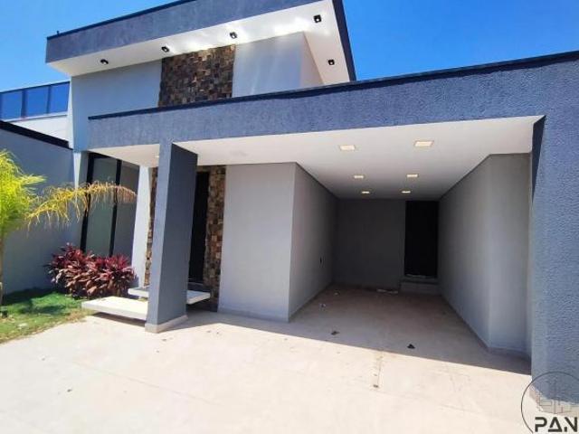 Casa para venda em Centro de 190.00m² com 4 Quartos, 3 Suites e 2 Garagens
