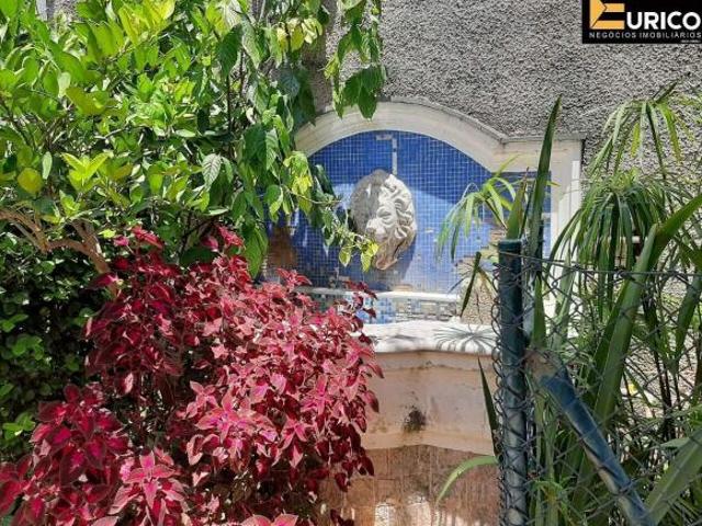 Casa para venda em Centro de 190.00m² com 4 Quartos e 3 Garagens