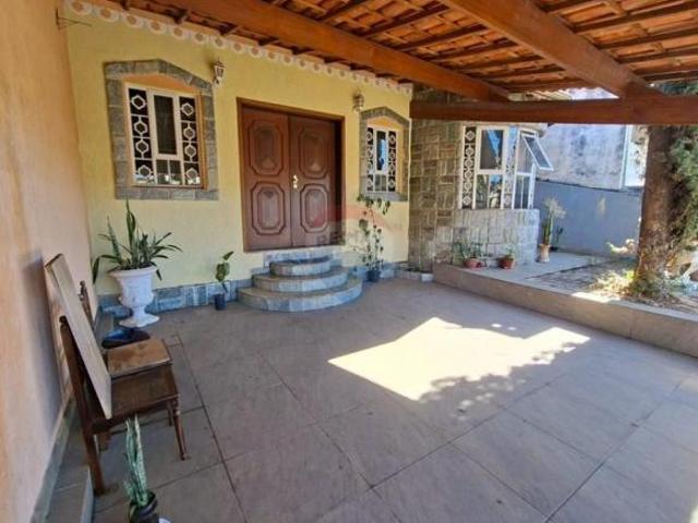 Casa para venda em Centro de 190.29m² com 2 Quartos e 2 Garagens