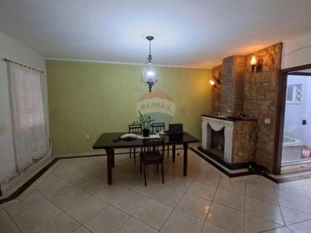 Casa para venda em Centro de 190.29m² com 2 Quartos e 2 Garagens